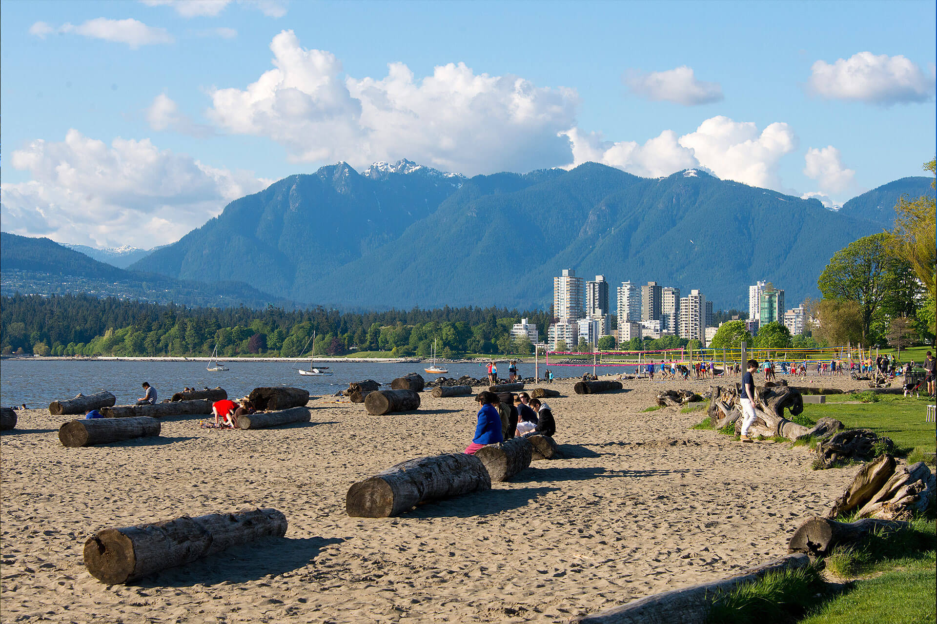 Kitsilano Suites is located in the heart of Kitsilano, Vancouver